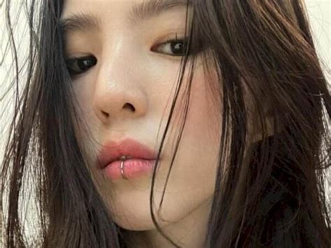 Han So Hee Pamer Piercing Di Bibir Dan Alis Salfok Cantiknya Gak