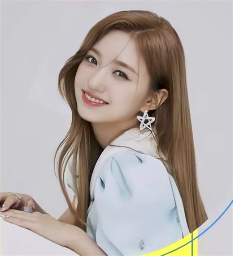 Yeseo For Kep1er Doublast Lemon Blast Concept In 2022 Fashion Pretty