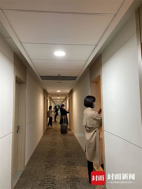 四川援鄂医疗队员重返武汉 来到抗疫期间的”家“满是回忆赏樱