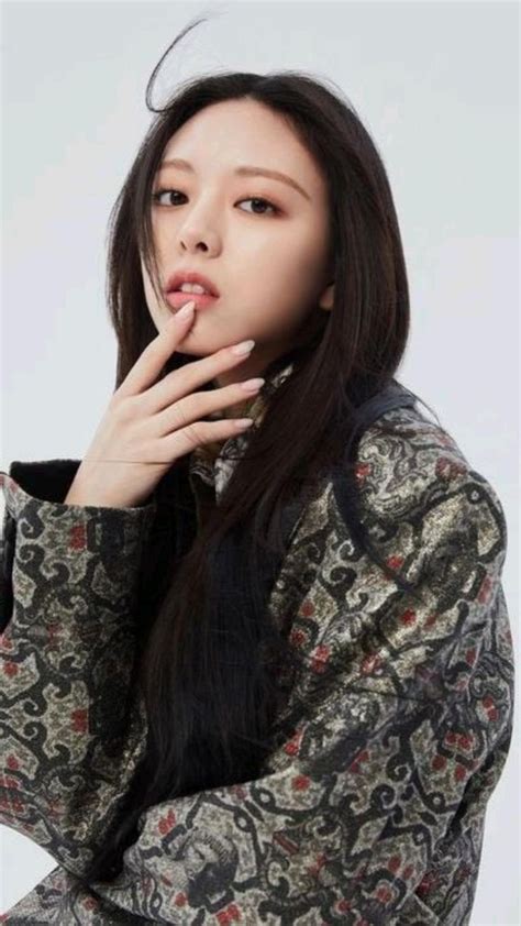 Itzy Yuna Celebridades Modelo Asiático Chicas