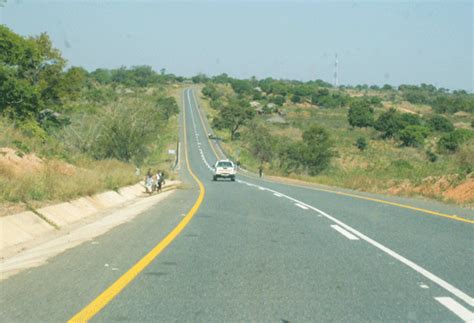 Moçambique Para Todos Asfaltados 21 Mil Quilometros De Estradas Em 2014