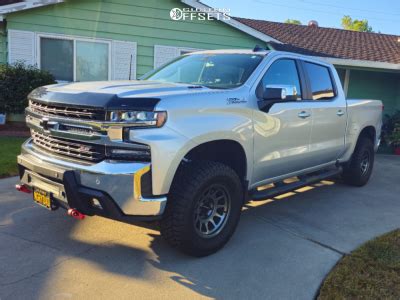 2020 Chevrolet Silverado 1500 With 17x9 12 Method Mr703 And 33125r17