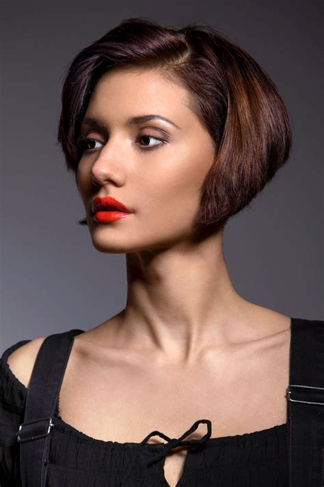 Kurzer A Line Bob Mit Seitenscheitel Freche Coole Bob Frisuren