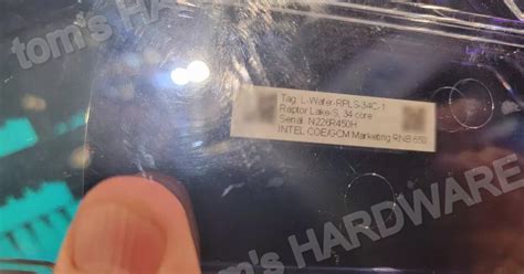 Intel Showed Silicon Wafers With Mysterious 34 Core Raptor Lake