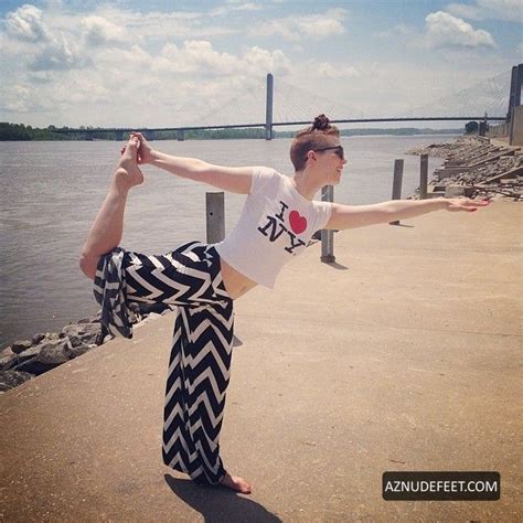 Vivacious Miss Audacious Feet Aznudefeet