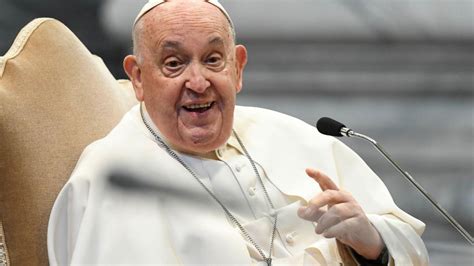 Papa Francesco Ai Preti Di Roma «gesù Fa Un Po Lo Scemo Un Disco