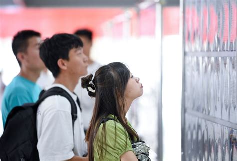 Amid Rising Joblessness China Stops Publishing Its Youth Unemployment