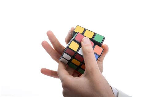 一个魔方可以拥有108种造型，480种百变解法，你会其中几种呢？