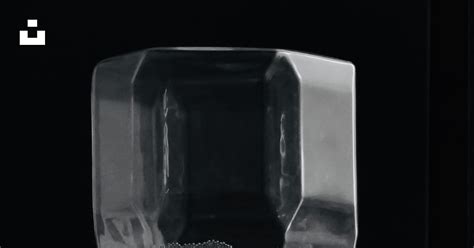 검은 배경의 투명 유리 모래 시계 사진 Unsplash의 무료 회색 이미지