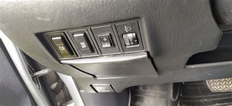 Кнопка TRC OF — Toyota RAV4 (II), 2 л, 2003 года | своими руками | DRIVE2