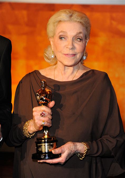 Lauren Bacall Dead Legendary Actress Dies At 89