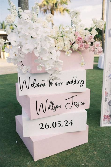 Stacked Boxes Eventdesign