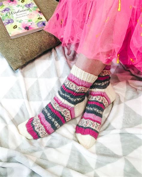 Вязаные женские розовые носки ручной работы Knitting And Crochet Knitting Diy Toys