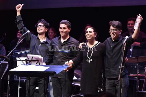 Video los Gauchos de Acero y la Orquesta Sinfónica llenaron la noche de rock LA GACETA Salta