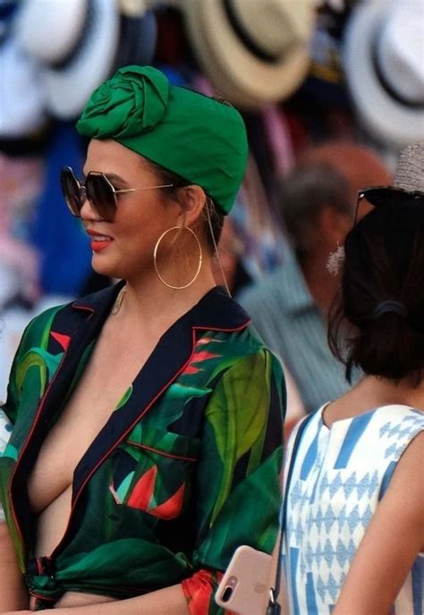 Naked Chrissy Teigen Added 08092017 By Sina1984