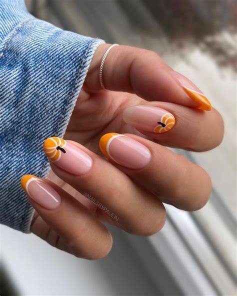 30 Cute Pumpkin Nails Perfect For Your Next Mani Pumpkin Nails Nail Art Halloween Nail Designs