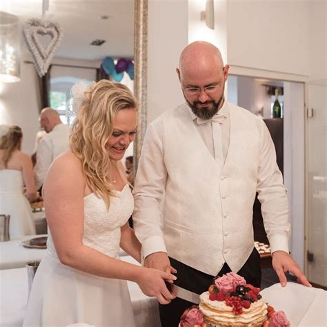 Naked Cake Looks Very Good Wedding Wedding2017 Weddingday