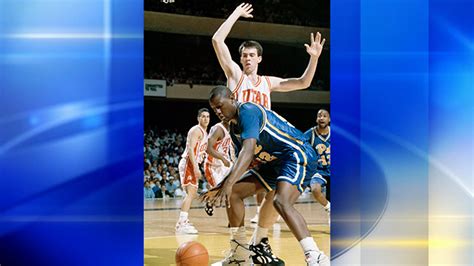 Former Pitt Center And Nba 1st Round Pick Eric Mobley Dies At 51 Wpxi