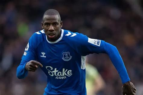 Abdoulaye Doucoure Hints At Personal Everton Issue After Frank