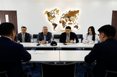 Монголын үнэт цаасны арилжаа эрхлэгчдийн холбоотой уулзалт хийлээ