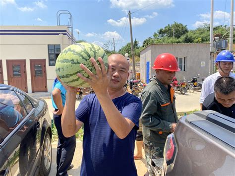 夏送清凉公司为施工人员送清凉