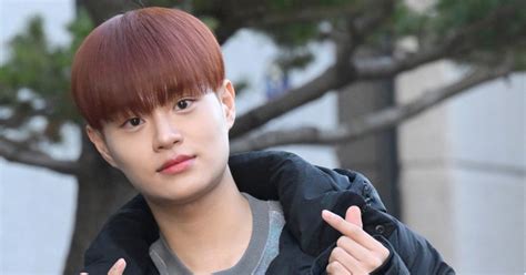 에이비식스 이대휘 호기심 많은 아기 수달 Se★포토