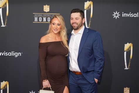 Baker Mayfields Wife Emily Posts Photo Before Buccaneers Commanders