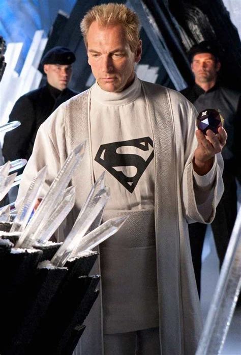 ยืนยันพบศพแล้ว จูเลียน แซนด์ส ดาราดังวัย 65 ปี หายตัวระหว่างปีนเขา 5 เดือนก่อน