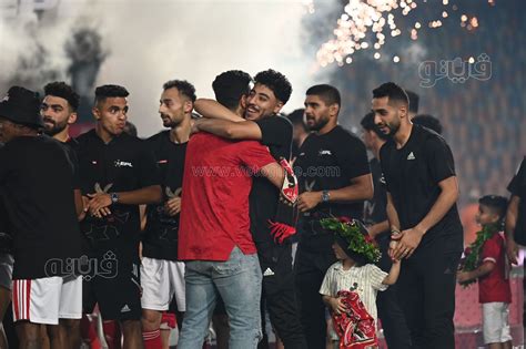 الدوري المصري، احتفال لاعبي الأهلي مع الجماهير بالفوز باللقب فيديو