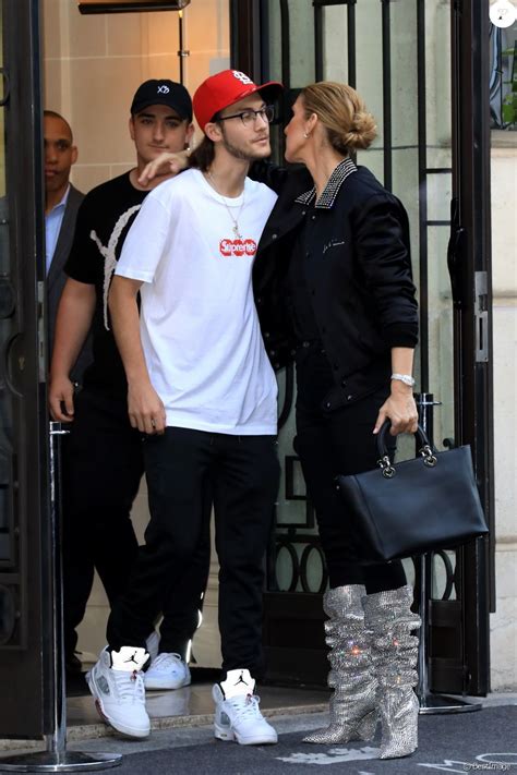 Céline Dion Et Son Fils René Charles Angelil Sortent De Lhôtel Royal