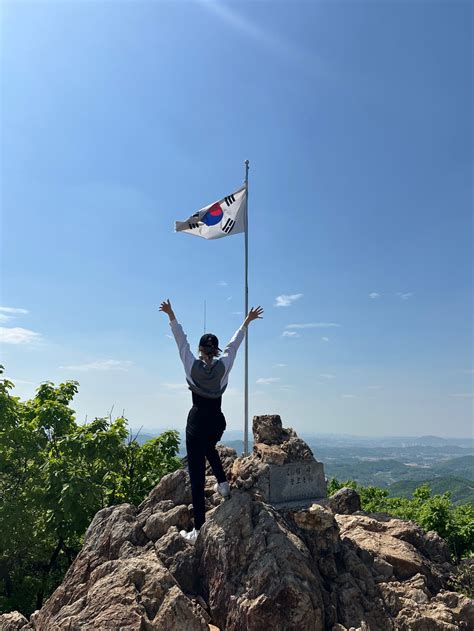 Secret Number Community Post 역대급산을 만났다🏔️😳🥾 LÉa
