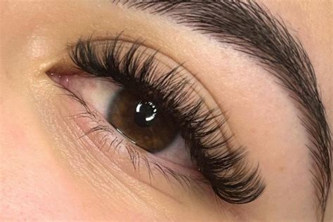 Everything You Need To Know About Wispy Lash Extensions