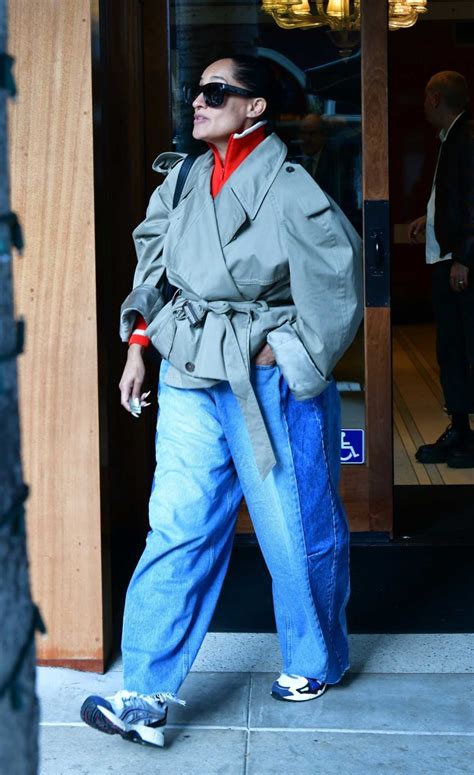 Tracee Ellis Ross In A Blue Jeans Steps Out For Lunch In Beverly Hills