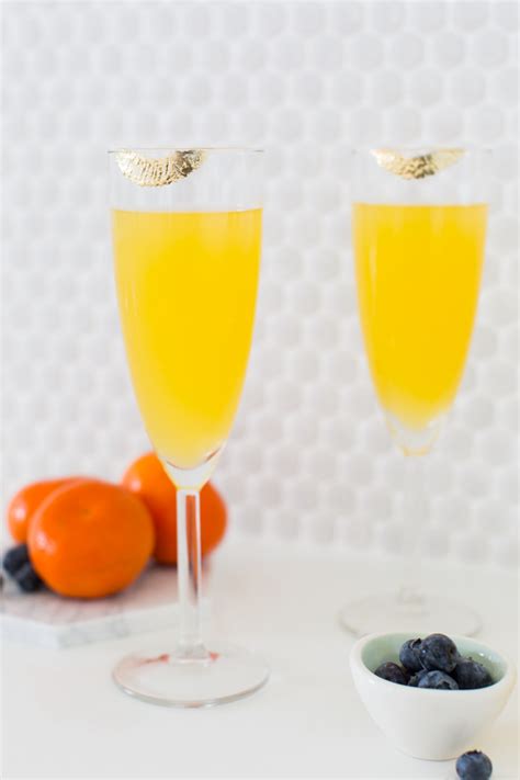 How To Make A Temporary Diy Edible Gold Lipstick Glasses