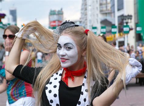 Pin By Ky Mirabel On Clown Life Clown Female Fashion