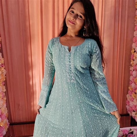 Mrunal Jadhav दृश्यम के विजय सलगांवकर की लाड़ली अनू अब हो गई बड़ी ग्लैमरस अवतार देख चौंके