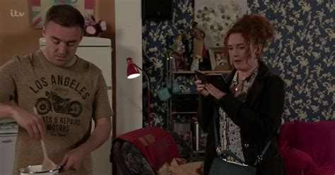 Itv Coronation Street Viewers Fume At Fiz For Cheeky Behaviour