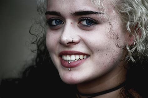 Smal Smile Foto And Bild Portrait Streetfotografie Mit Menschen