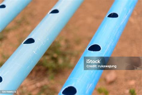 식물성 정원의 Diy 수경 화음에서 사용하기 위해 홀 Saw에 의해 천공 Pvc 파이프 0명에 대한 스톡 사진 및 기타 이미지 0명 강철 건설 기계류 Istock
