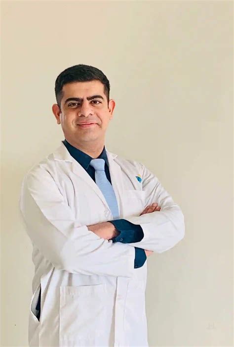 Dr Saurabh Rawall Spine Surgeon In New Delhi Medserg