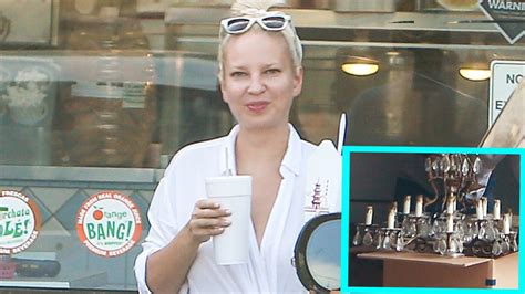 Exclusive Sia Reveals Her Face In Rare Photos Simultaneously Proves