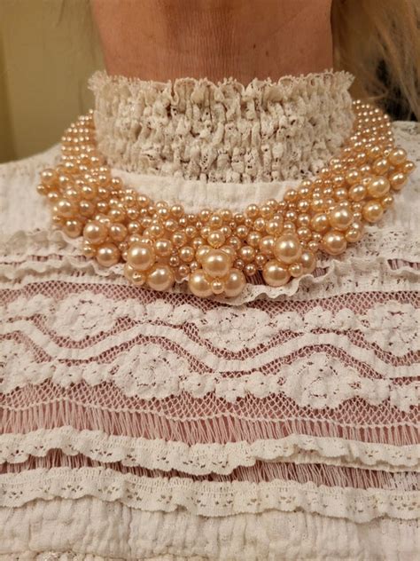 Vintage Ruffle Bubble Pearl Chokervintage 1950s Ruff Gem