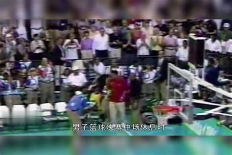 18岁就拿奥运金牌却将金牌扔进大海一代拳王阿里的传奇人生 一代 大海 阿里