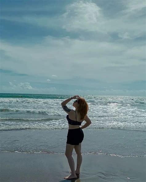 Pantai Batu Belig Pantai Cantik Dengan Sejuta Panorama