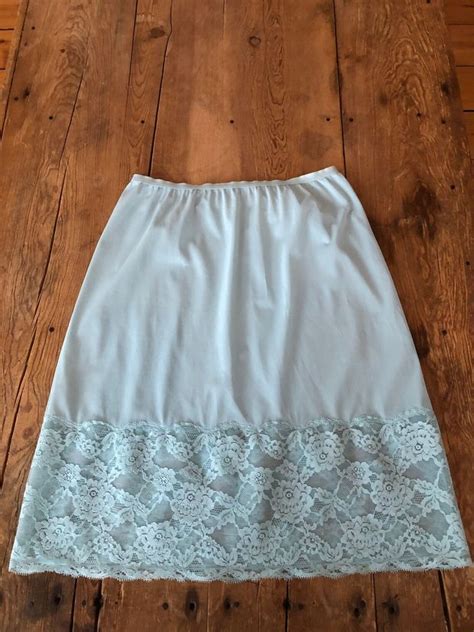Olivia S Slip Silkenlace
