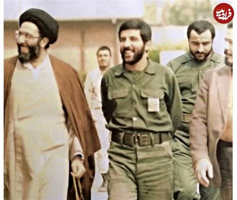 عکس؛ سفر به تاریخ؛ سید هادی خامنه‌ای، برادر رهبر انقلاب در جوانی در کنار ضرغامی؛ دهۀ 60