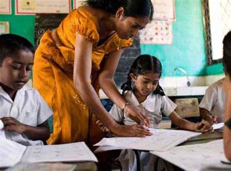 ගුරුවරුන් සම්බන්ධයෙන් එන අලුත්ම ක්‍රමවේදය ගැන අධ්‍යාපන ඇමතිගෙන් නිවේදනයක්