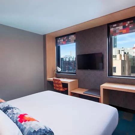 Hotel Aloft By Marriott Long Island City Manhattan View New York