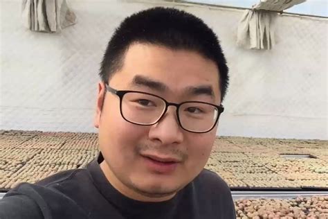 多肉出状态前后差别大的品种，你知道是什么吗？小帅来给你解答凤凰网视频凤凰网
