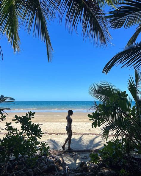 りおなさんのインスタグラム写真 りおなinstagram「 Tropical In Frame 🌴